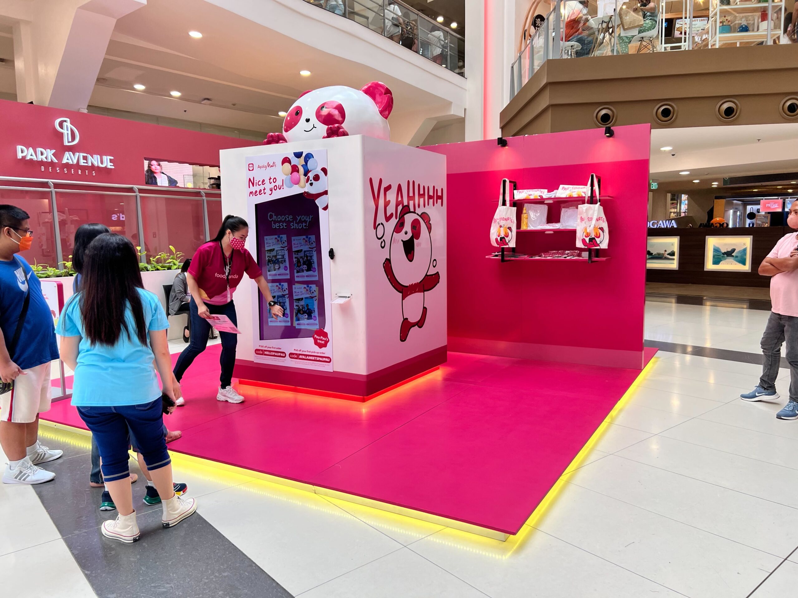 Snap a pose with Pau-Pau and score some awesome goodies - LEVYousa