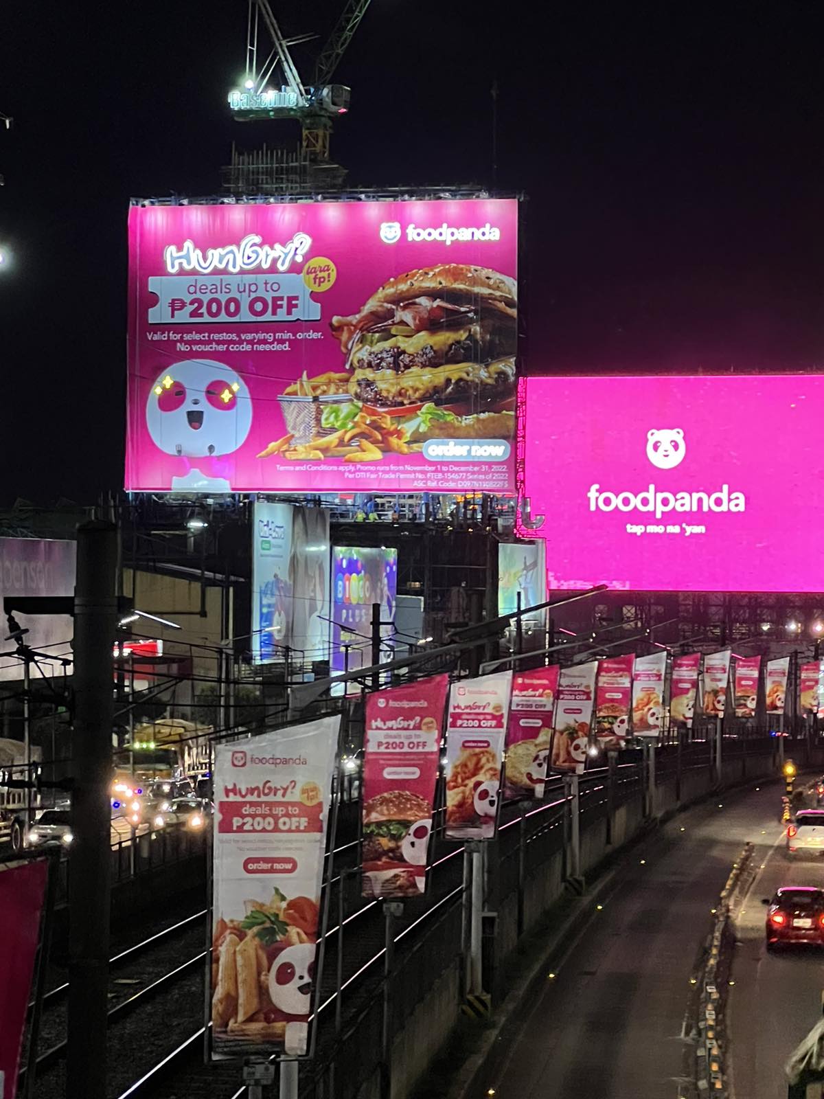foodpanda simulates a love at first sight experience along EDSA - LEVYousa